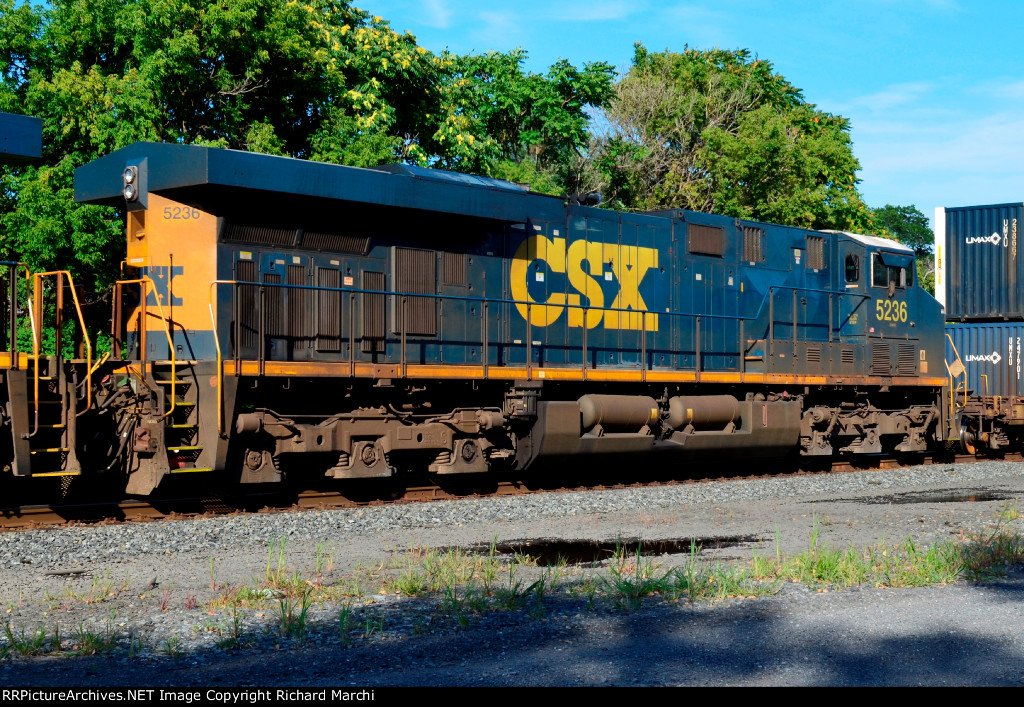 CSX 5236